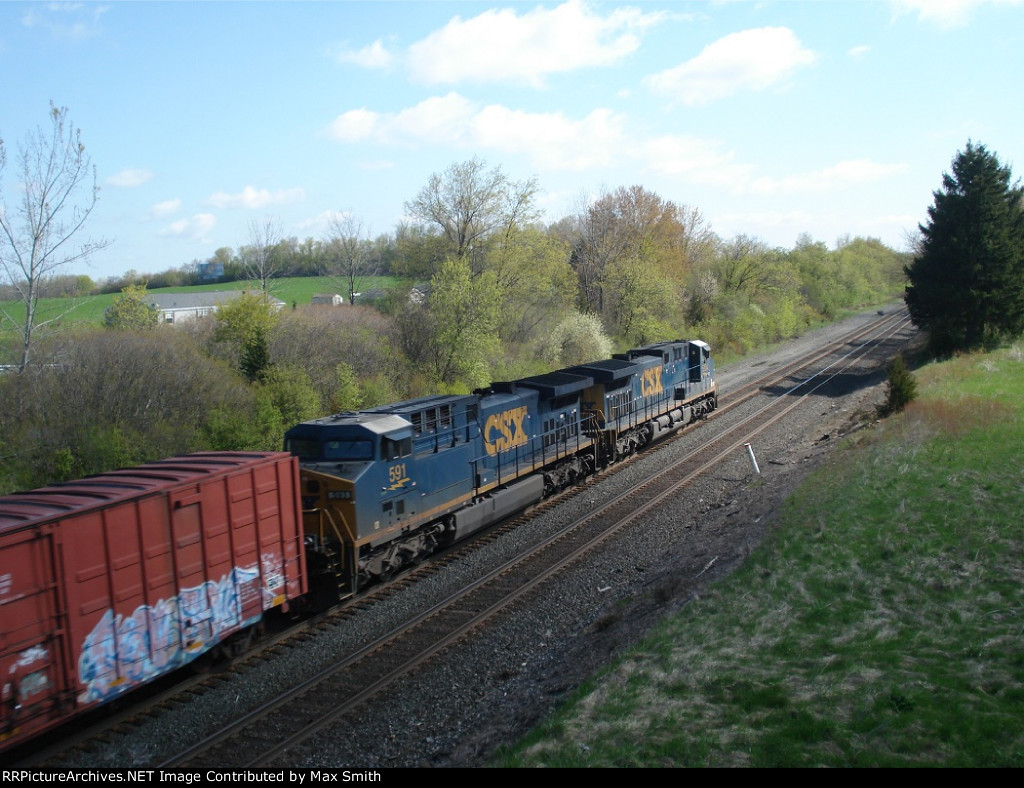 CSXT 591 on CSX Q626